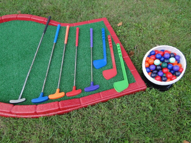 Portable Mini Golf Courses - Holes To Go