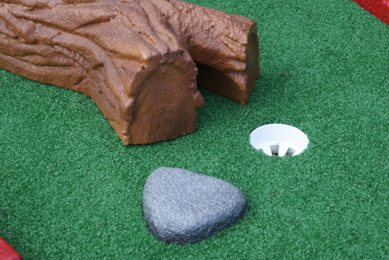 Portable Mini Golf Courses - Holes To Go